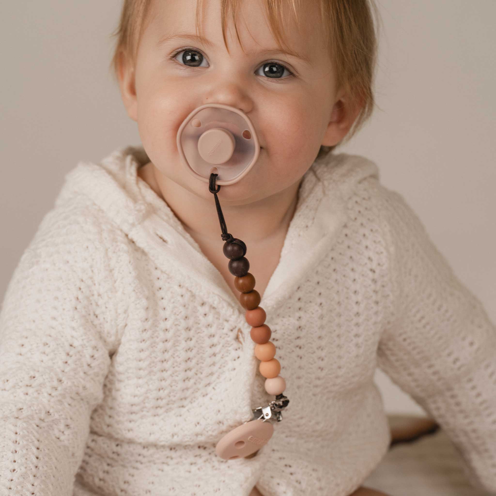 Premium Pacifier Clip & Holder - Safe and secure - Emulait